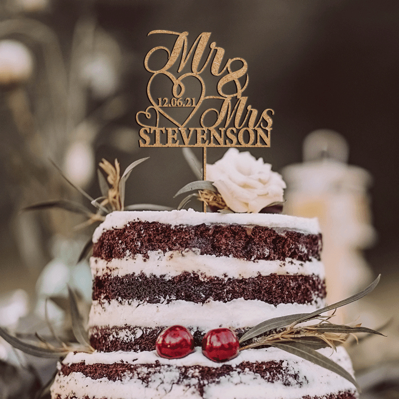 Custom Wedding Cake Topper with Heart, Gold Wedding Topper